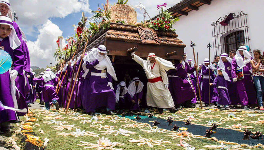 Un recorrido de 360 grados por Antigua Guatemala durante Semana Santa