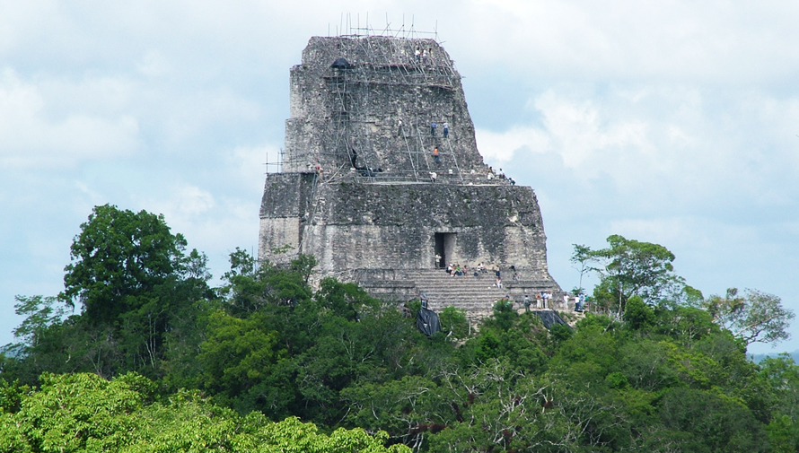 El Templo IV en Tikal es el mayor atractivo turístico de Guatemala ...
