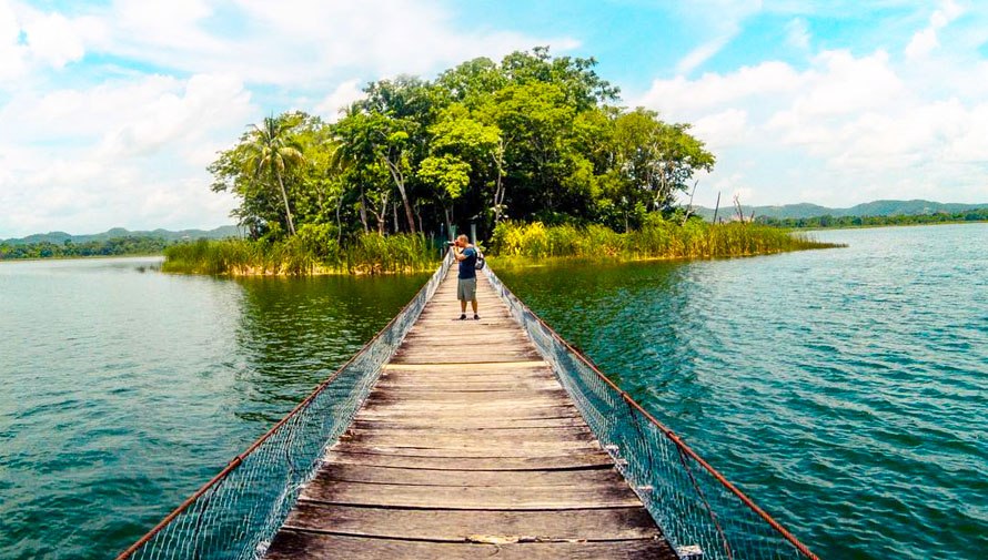 Petencito, un destino natural con puentes colgantes y un zoológico en ...