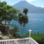 El Castillo en el Lago de Atitlán