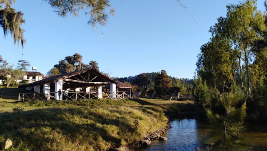 Parque Ecológico Cerro Alto, un lugar con actividades y camping en Jalapa