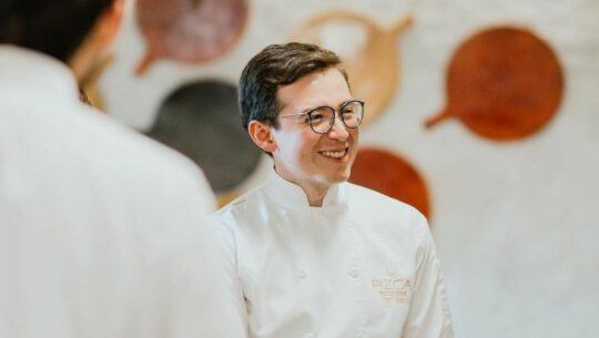 Revista Dulcypas destacó la repostería del chef Ronald García ...