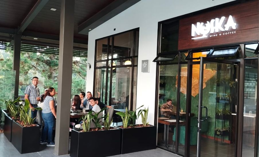 Nuska, un restaurante con vistas panorámicas al bosque en Ciudad de ...