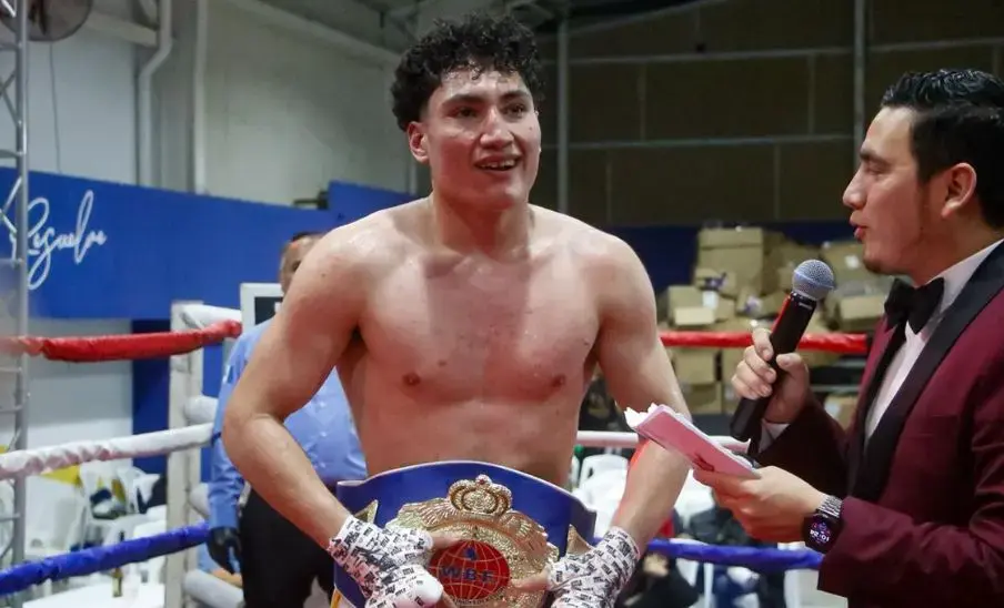 Remsey Trujillo, campeón supermediano WBF 2025