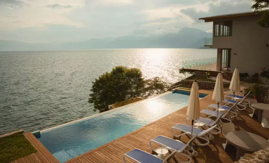 Casa Paz Airbnb, hospedaje con piscina infinita en el Lago de Atitlán